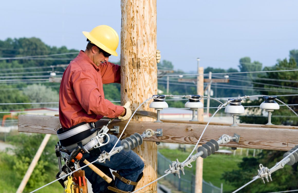 Polesaver | Increase Utility Pole Life By +20 Years